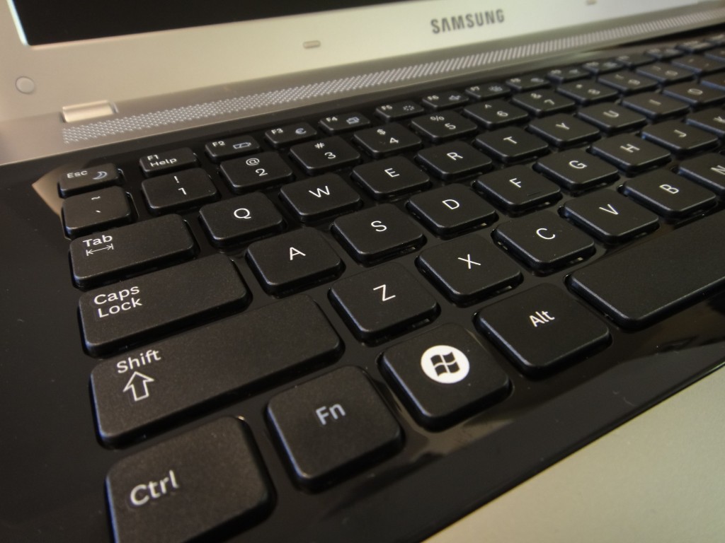 Samsung RV511 Hand on and First Impressions